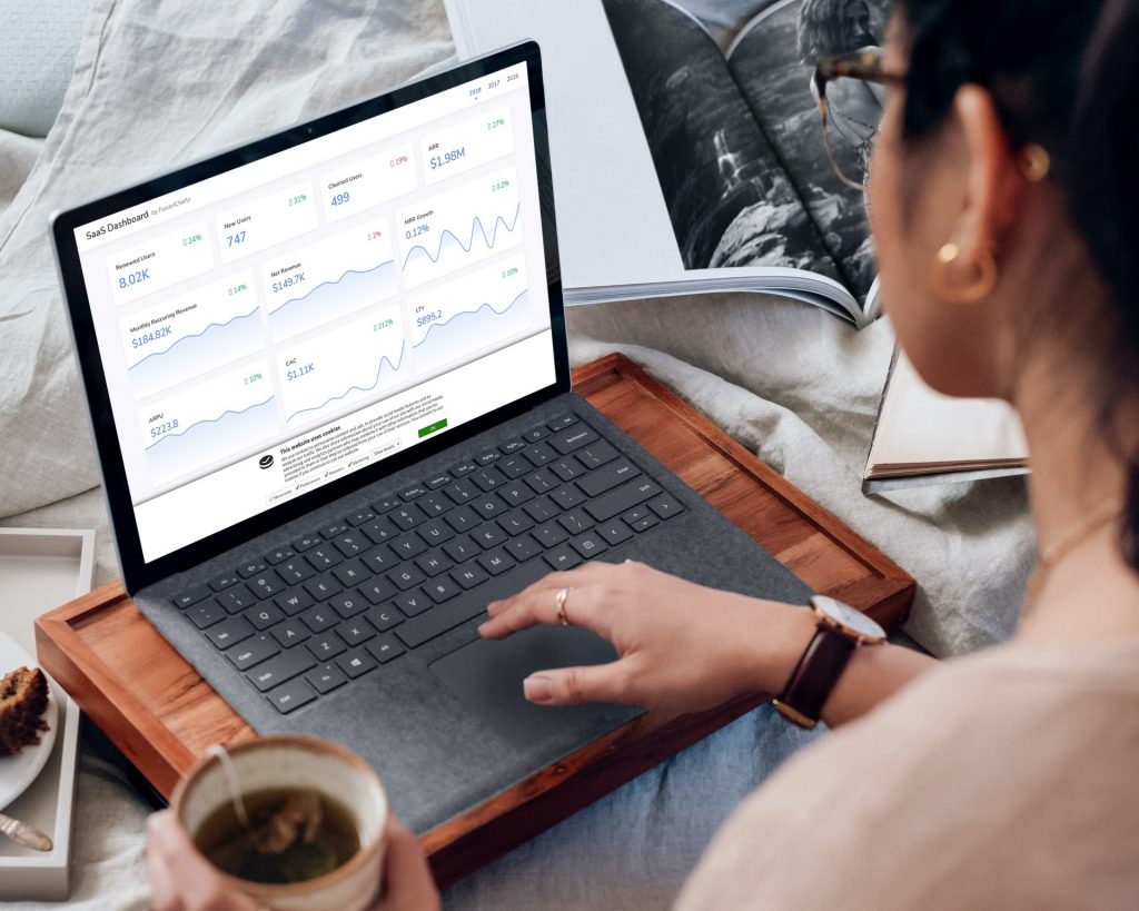 Easily Create Powerful SaaS Dashboards with JavaScript and Bootstrap