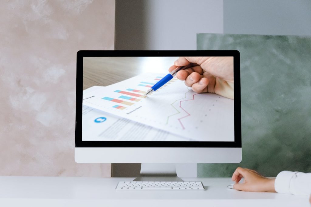 Logarithmic vs Linear Charts Explained: What are the differences?